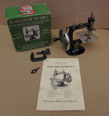 Child Singer Sewing Machine Model #20 in ORIGINAL BOX - Excellent ...