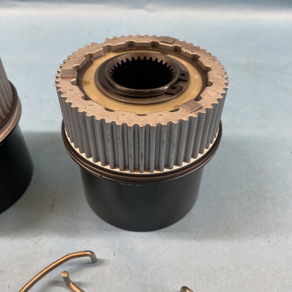 Set of 2 Automatic Front Locking Hubs fit Ford Super Duty F250F350F450 ...