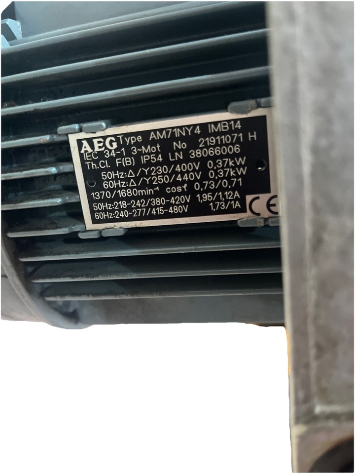 LEYBOLD TRIVAC D8B HIGH VACUUM PUMP AEG AM71FY4 IMB14 MOTOR FOR PARTS ...