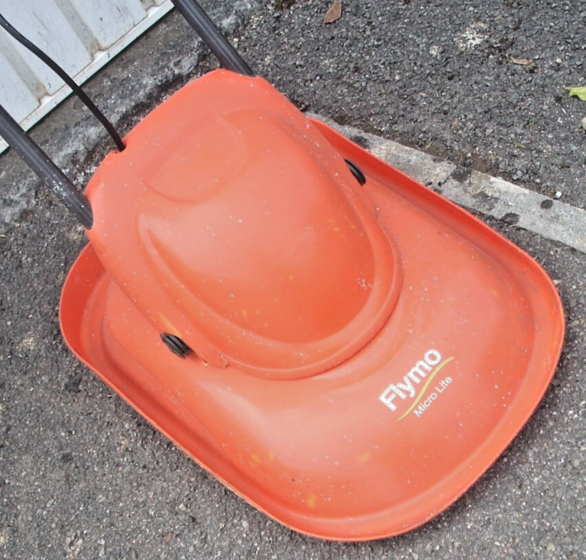 FLYMO MICRO LITE ELECTRIC LAWNMOWER * GOOD CONDITION 280 mm / 11" WIDE ...