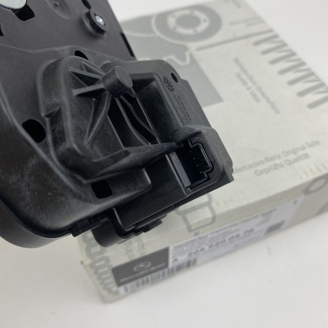 Genuine Mercedes-Benz Latch 2059200576 OEM for sale online | eBay