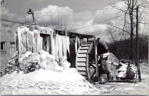 RPPC Wonder Well in Winter, Grose Ile Michigan- 1940's Photo Postcard ...