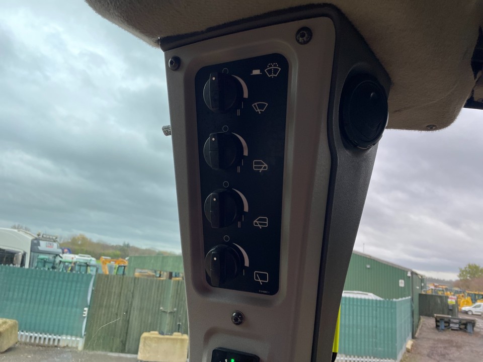 2019 CAT D6 V-Pat 6 Way Blade Crawler Dozer - 5744 hours £170,000+VAT ...