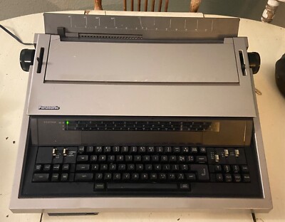 Typewriters & Word Processors - Word Processor Computer