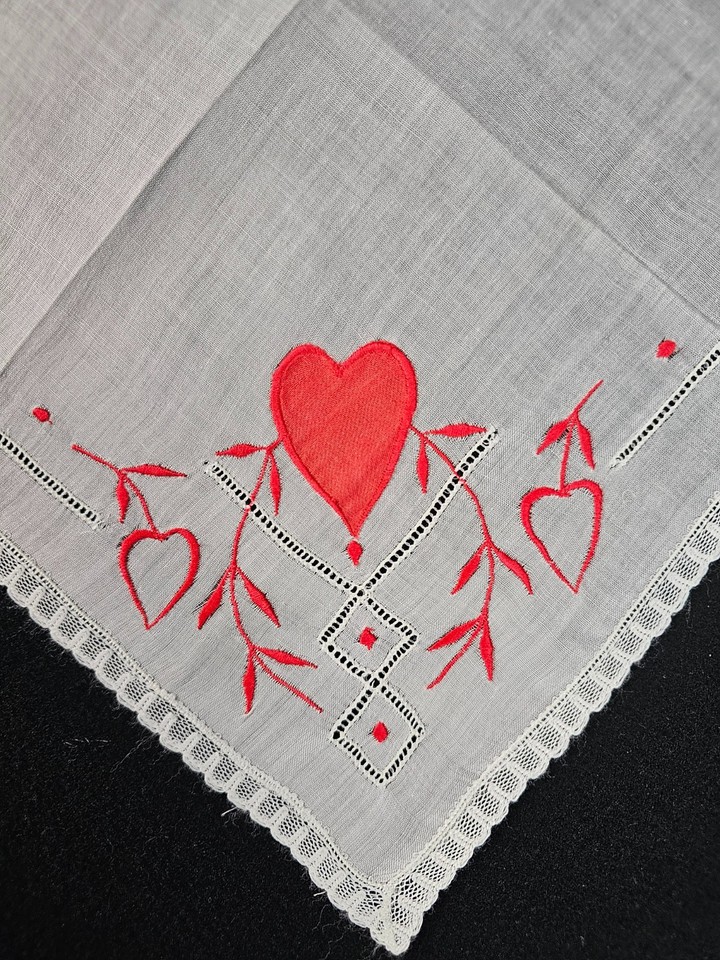 Vintage Handkerchief Hankie Red Hearts Embroidered Lace Trim Valentines ...