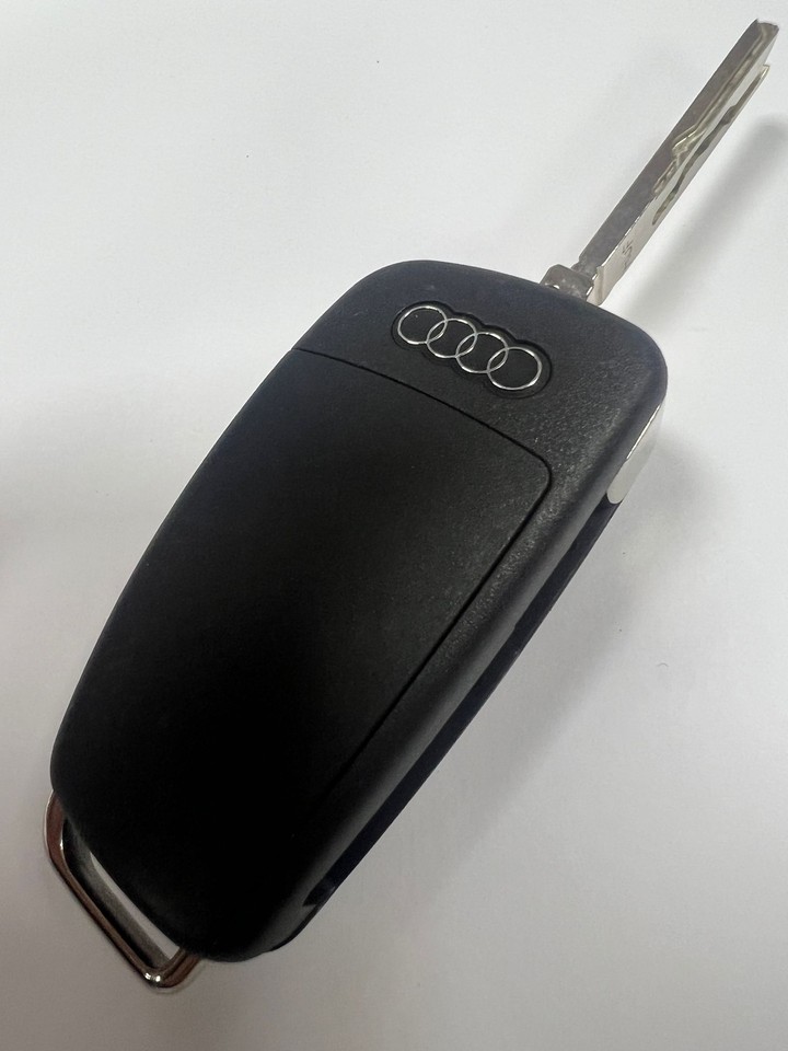 Audi flip key fob 3 button remote GENUINE OEM TESTED MQB48 81A837220AG ...