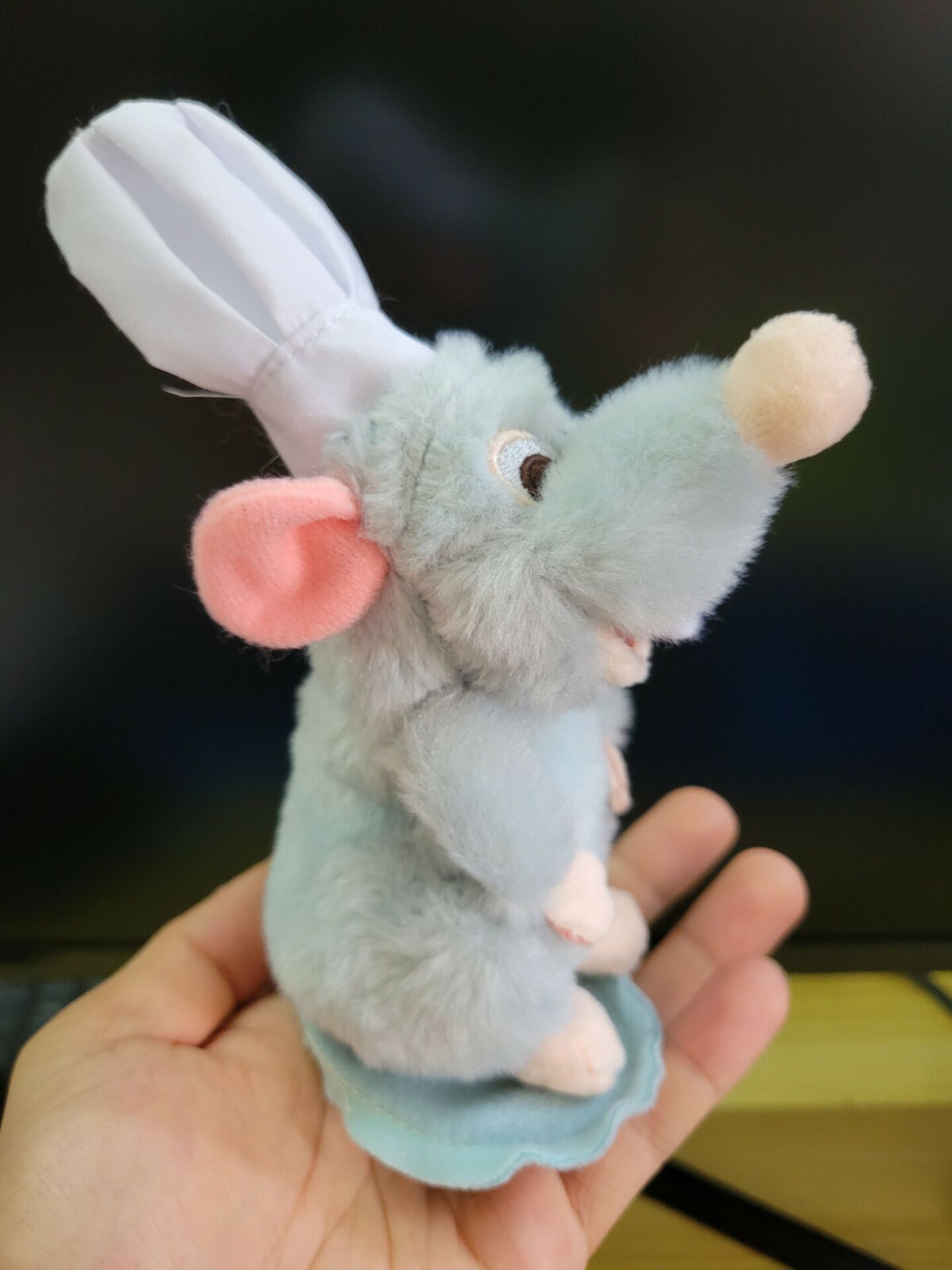 Disney Chef Remy Mouse Magnetic Shoulder Pal Plush Doll Ratatouille Toy ...