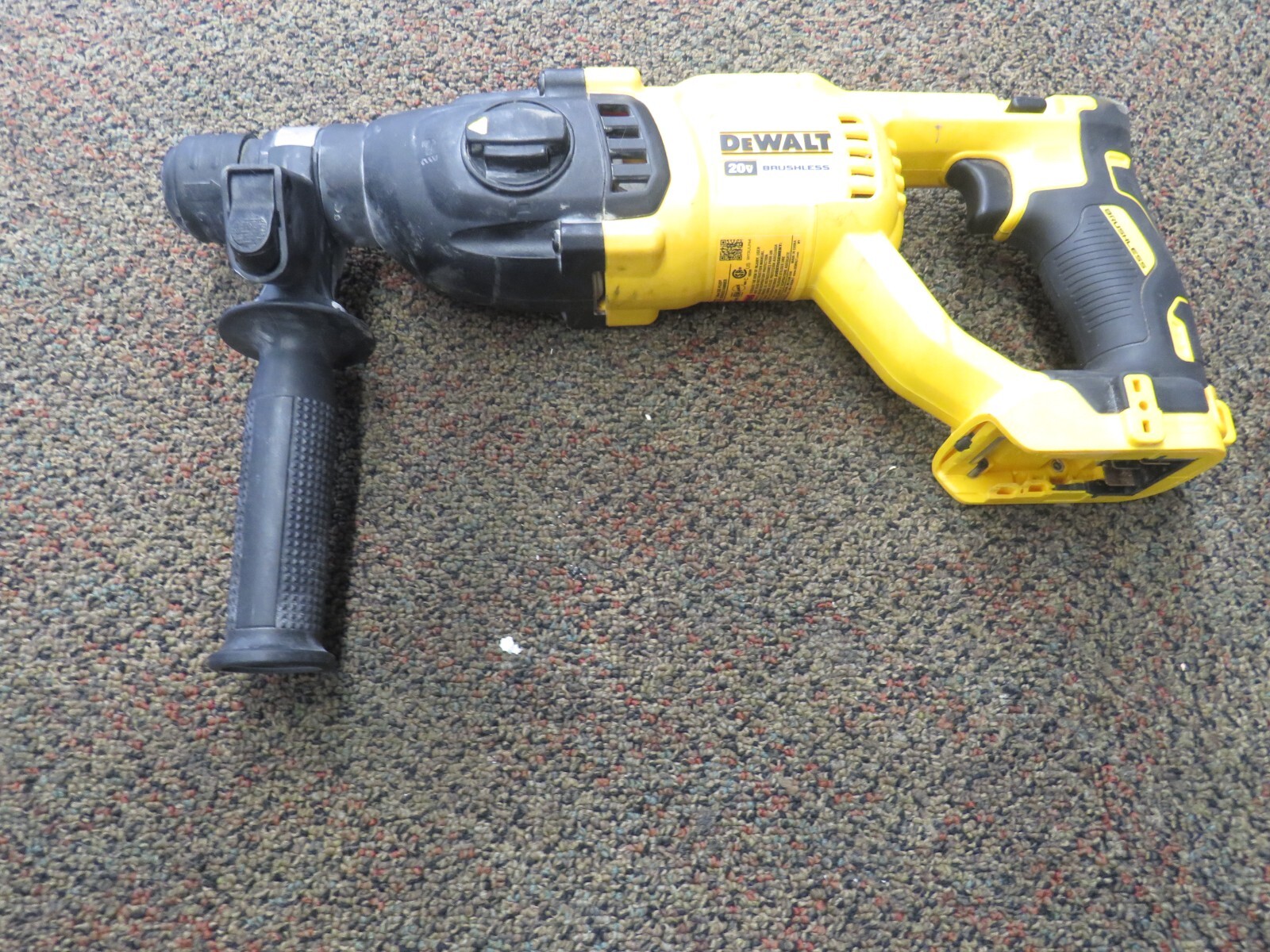 DEWALT 20V MAX XR Li-Ion 1 in. D-Handle Rotary Hammer DCH133 - Tool ...