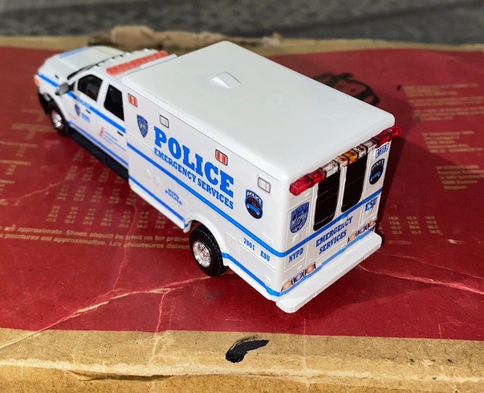 Kitbash Ram 2500 1/64 New York Police Department Police Department NYPD ...