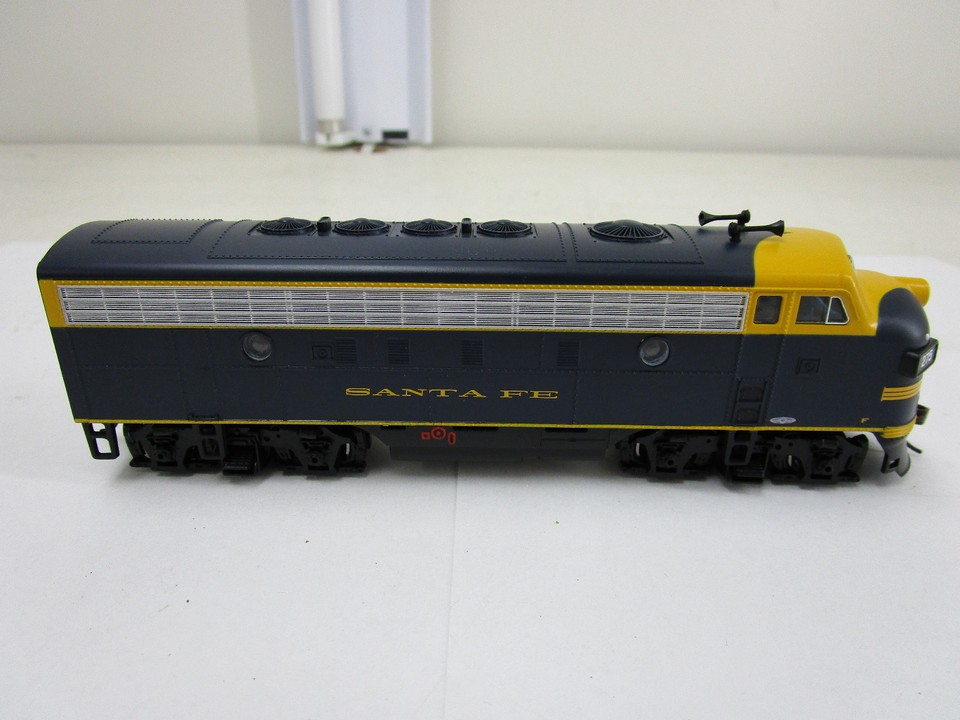 Bachmann HO Scale Train F7-A Diesel Loco DCC SoundTraxx Santa Fe #275 ...