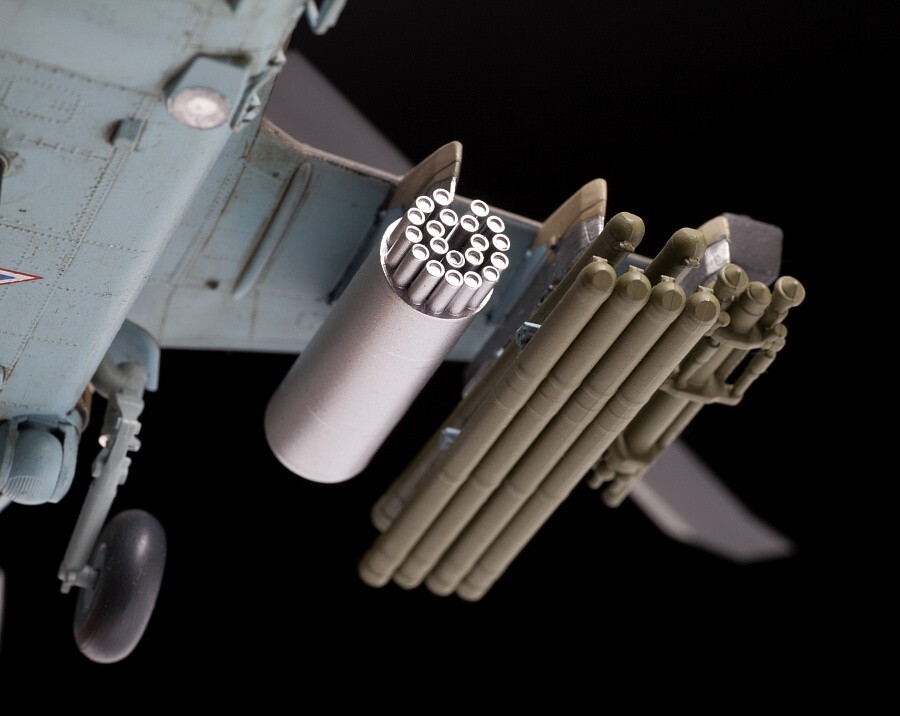 Zvezda 4830 Russian Combat Helicopter KA-52 "ALLIGATOR" Scale Model 1: ...