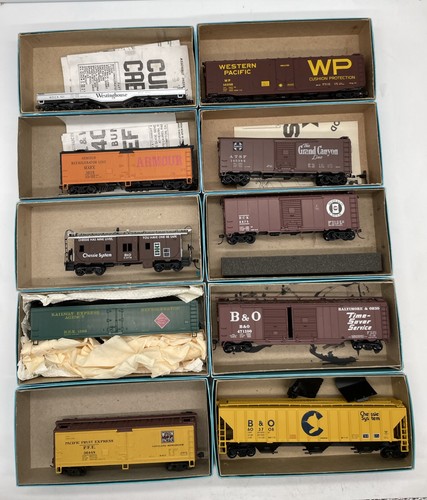 Lot Of 10 HO SCALE ATHEARN Blue Box Cars All Complete Various Types And ...