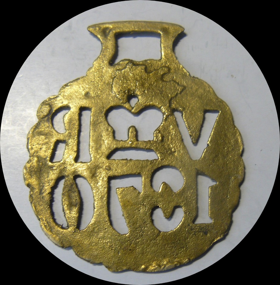 QUEEN VICTORIA - VR - 1870 horse brass (6865) | eBay