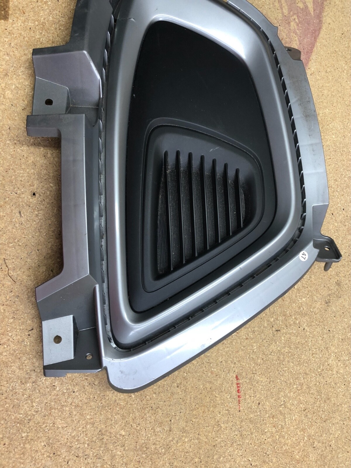 2016-2018 KIA SORENTO FOG LIGHT COVER BEZEL RIGHT PASSENGER SIDE 86526 ...