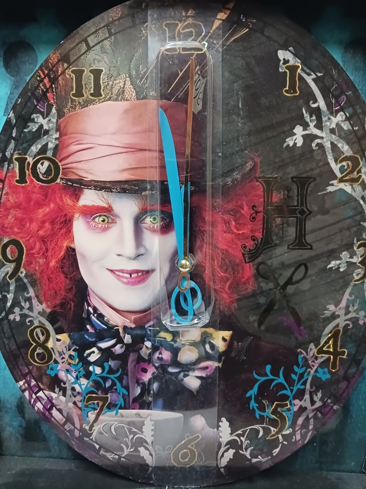 Disney Alice In Wonderland Johnny Depp Mad Hatter Wall Clock | eBay
