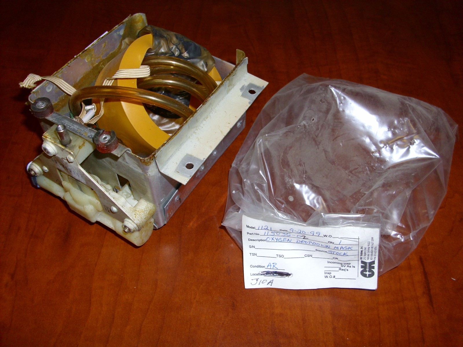 Aviation Drop Down Oxygen Mask *for display/parts* | eBay