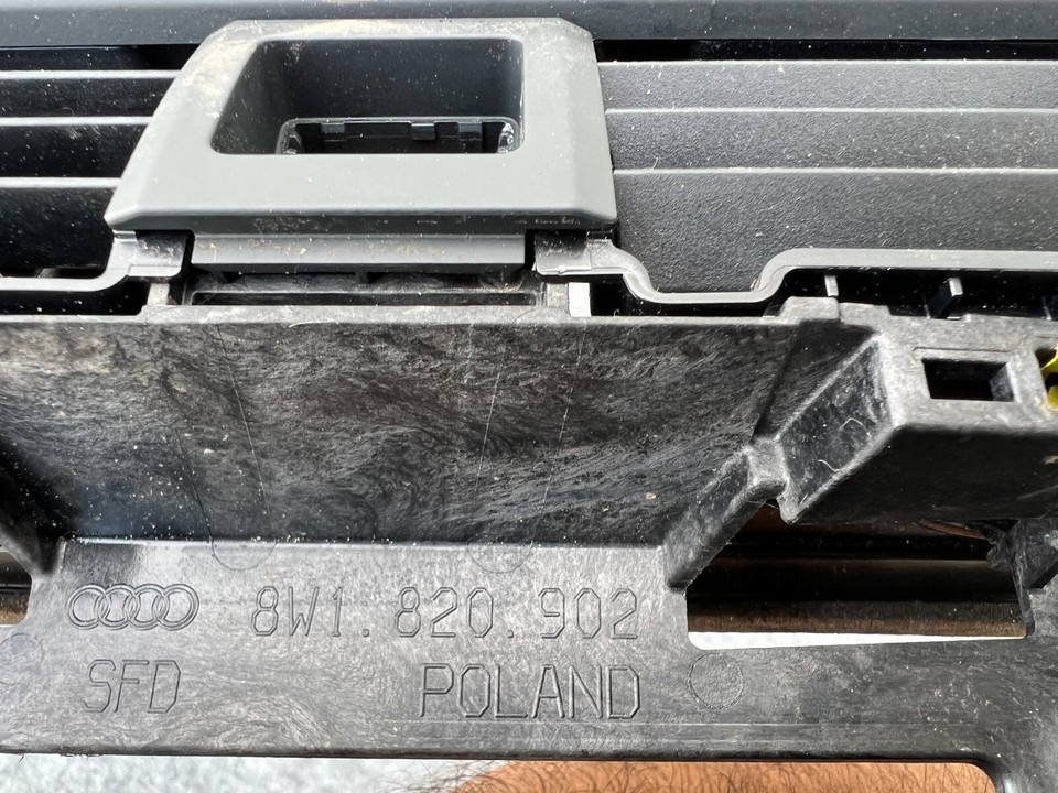 DASHBOARD CENTER/RIGHT AC VENT ASSEMBLY OEM 12K 18-20 AUDI A4 A5 S4 S5 ...