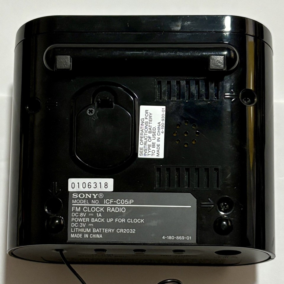 Sony Alarm Clock & FM Radio For iPhone/iPod Speaker Dream Machine Dock ...