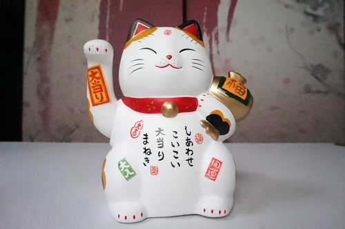Small Cat Lucky Maneki Neko Japanese Beckoning Ceramic Figurine Fortune ...