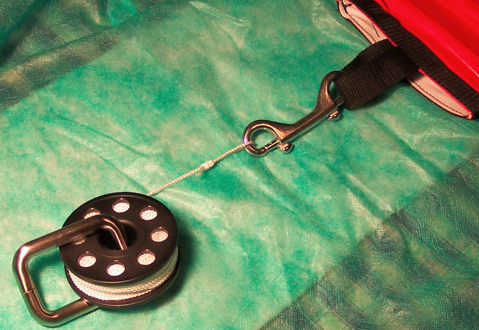 SCUBA diving reel Ezee dSMB deployment + snap bolt & Beaver line ...