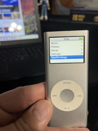 Apple iPod Nano 2nd Generation 4GB Silver Model No. A1199 MA426LL MP3 ...