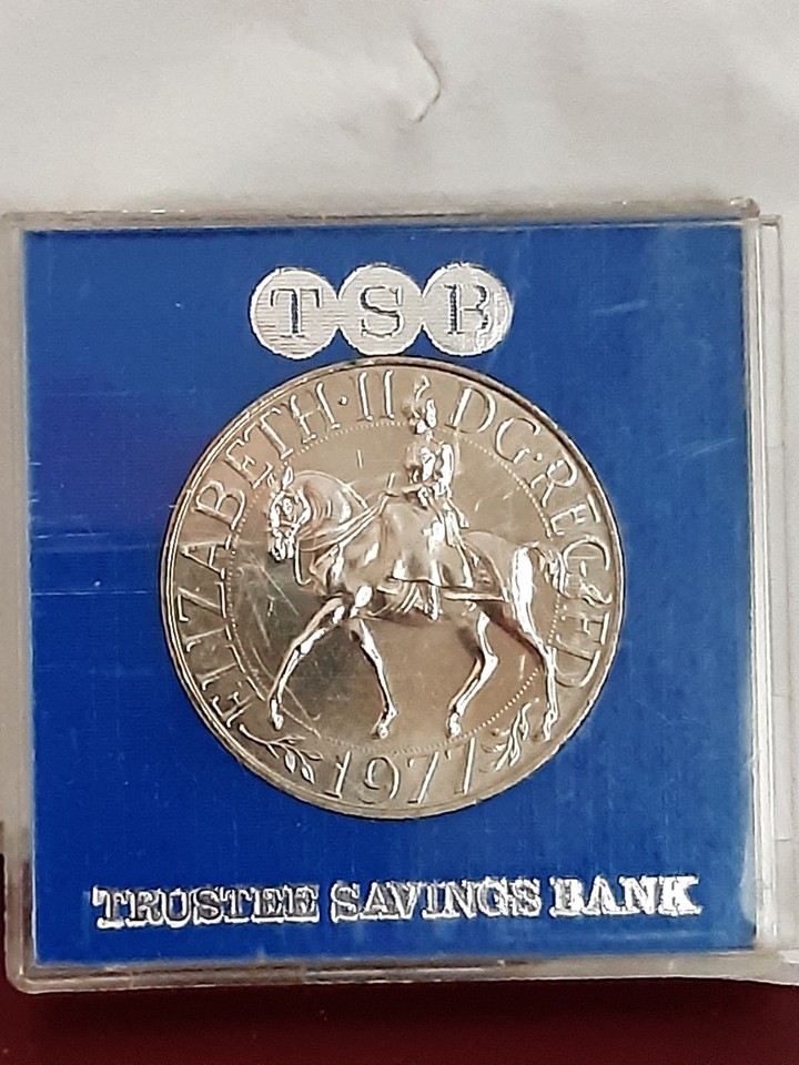 Three 1977 Queen Elizabeth II Silver Jubilee Crown Coins in ...