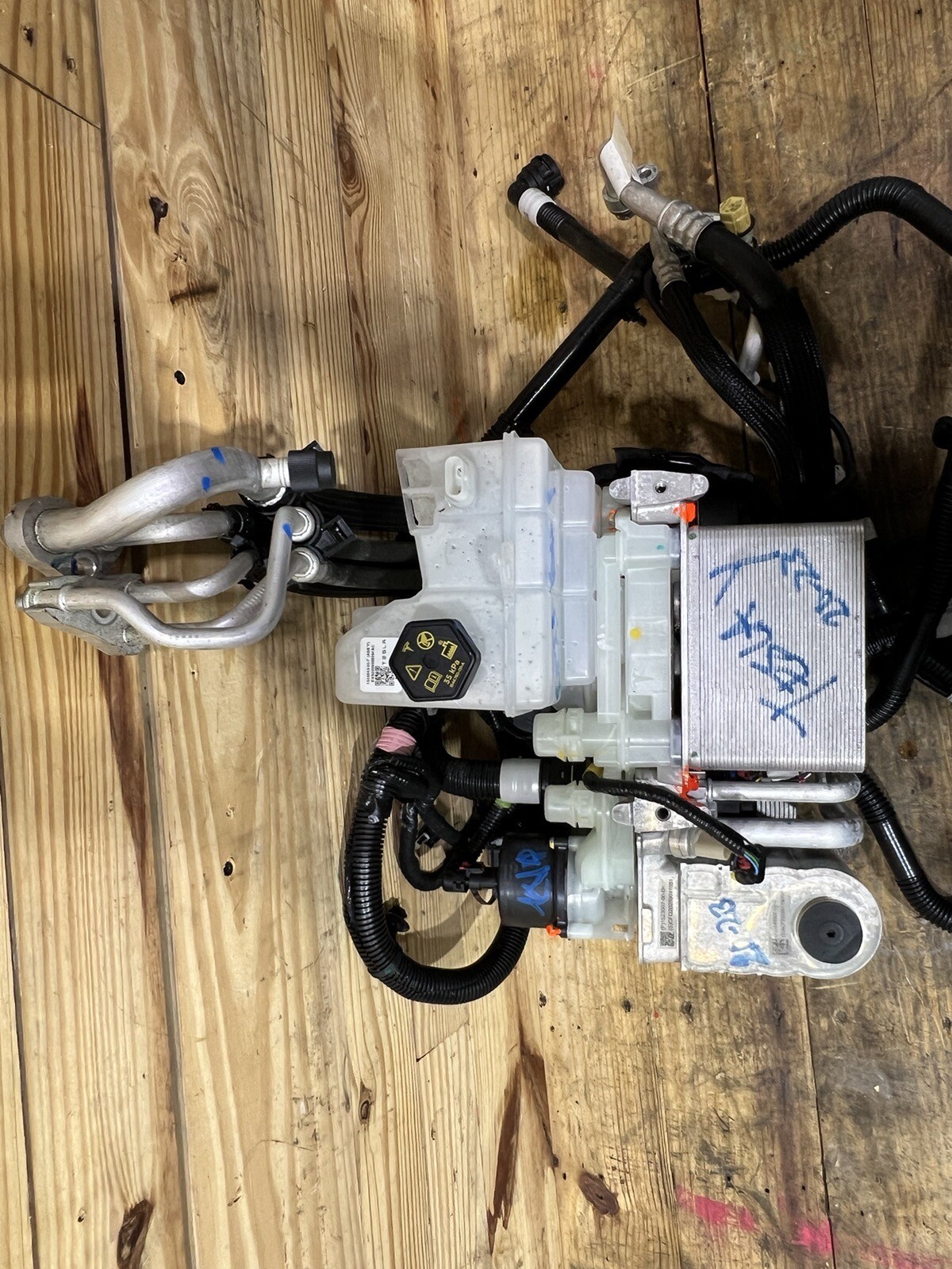 2020-2023 Tesla Model Y Supermanifold Octovalve Assembly Cooler Coolant ...