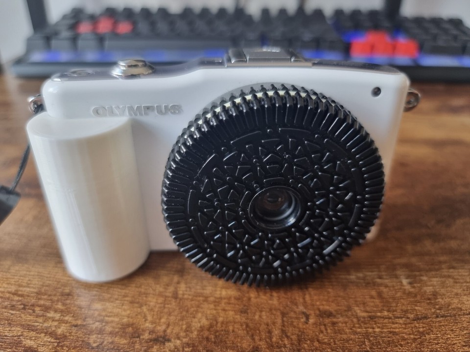 Olympus PEN E-PL1 Digital Camera Body - Battery & original Charger ...