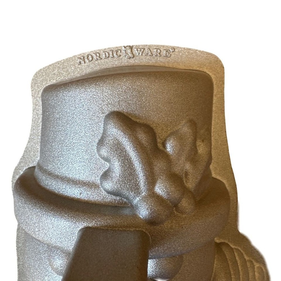 NORDICWARE 3D Snowman Cake Pan Holidays Christmas Winter Traditional | eBay