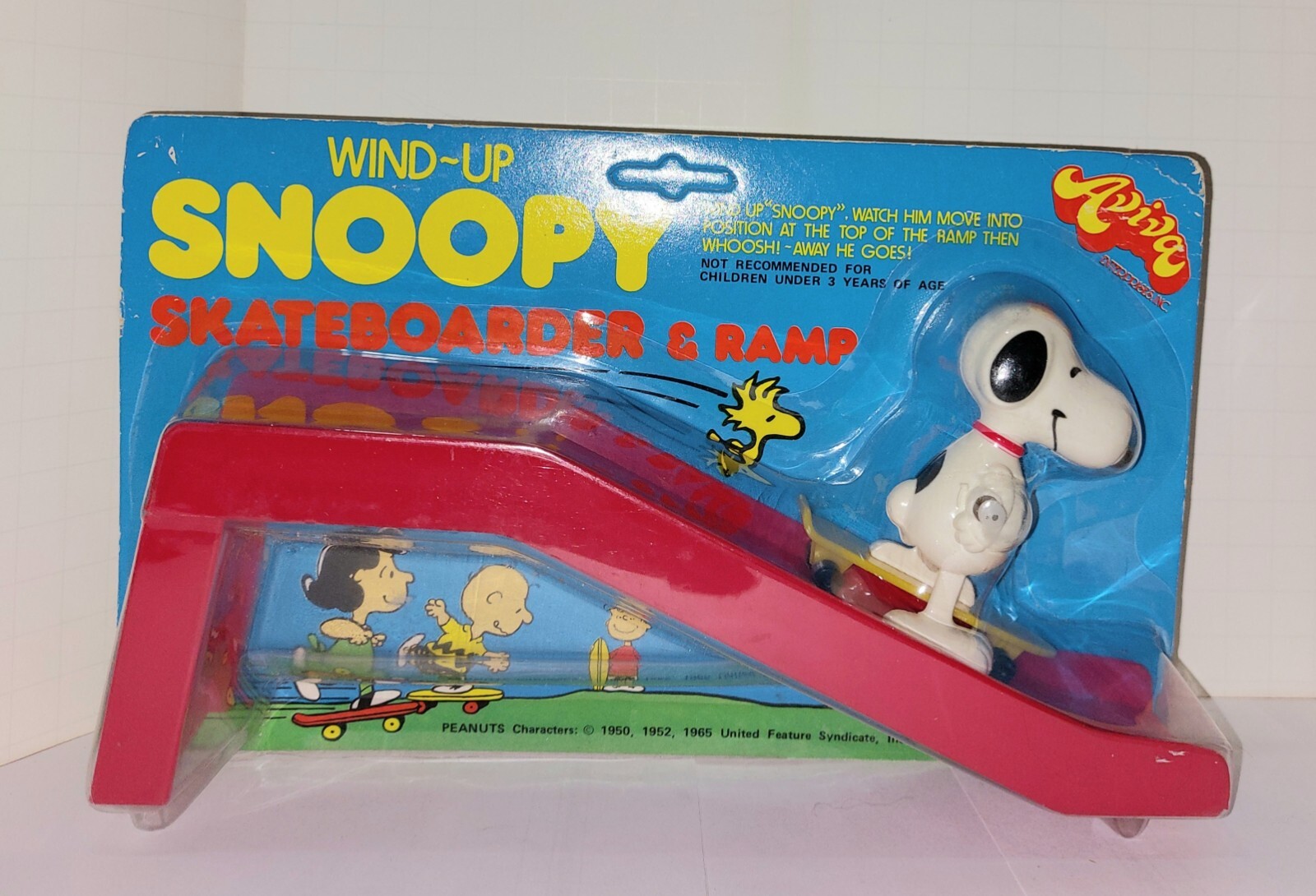 Snoopy Snoopy Skateboarder and ramp wind up mit in minty package | eBay