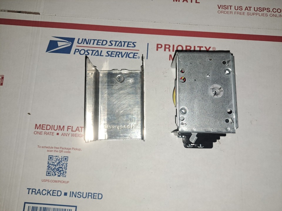 HONEYWELL ZONE VALVE V8043F 1036 Mortorized Head - replacement V8043E ...