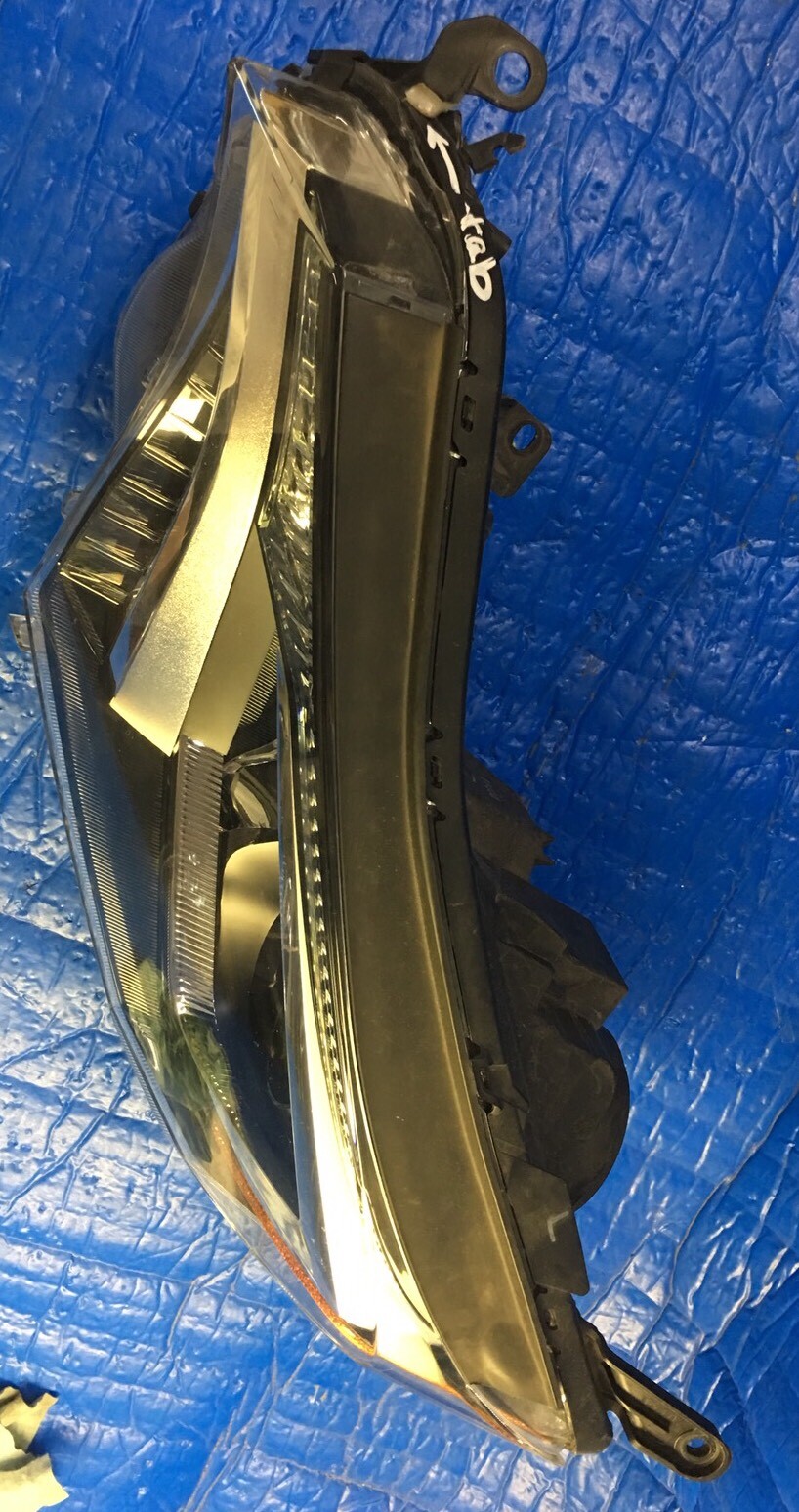 2016-2018 Toyota RAV4 halogen Headlight Left side (81170-42640) OEM ...