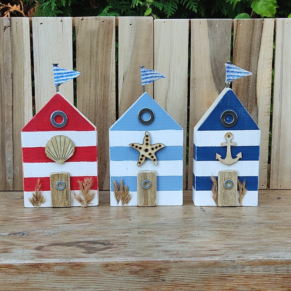 Mini Beach Huts. Hadmande Wooden Coastal Houses. Seaside Nautical Shelf ...