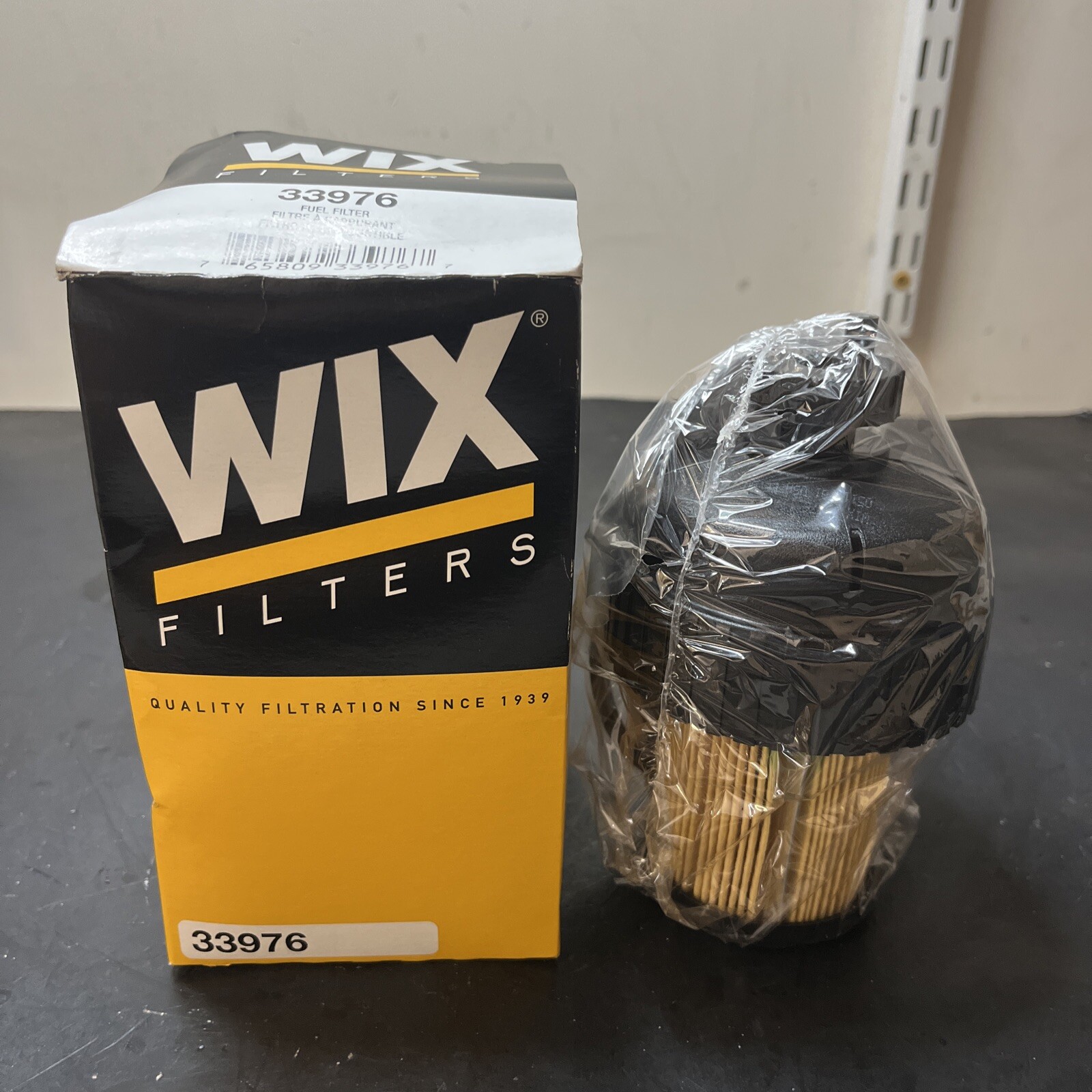 WIX 33976 - Fuel filter cross reference