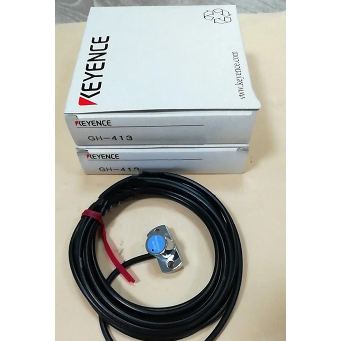 One Keyence GH-413 GH413 Vibration Sensor New In Box Expedited Shipping ...
