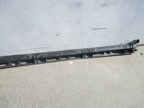 em109201 Mercedes GLC300 2016 2018 2019 2020 LH Rocker Moulding Support ...