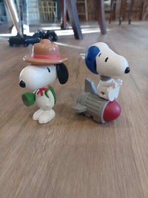 McDonalds 2018 Snoopy Camper With Flashlight & Snoopy On Rocket Peanuts ...