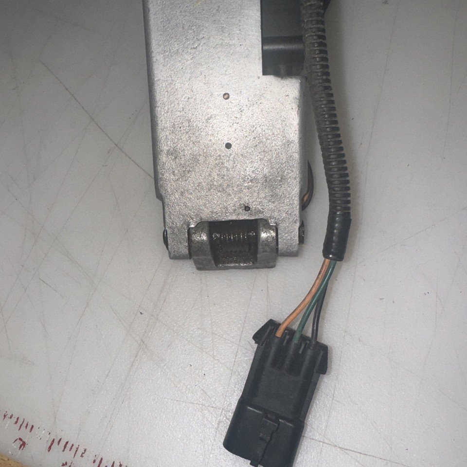 Mack Throttle Pedal T-560529/T-560322, 550266 TPS | eBay