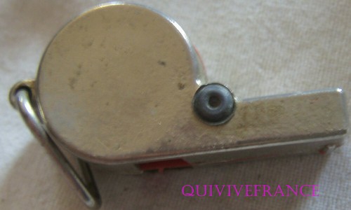 SIFFLET DE SCOUT OU D'ARBITRE #03 | eBay