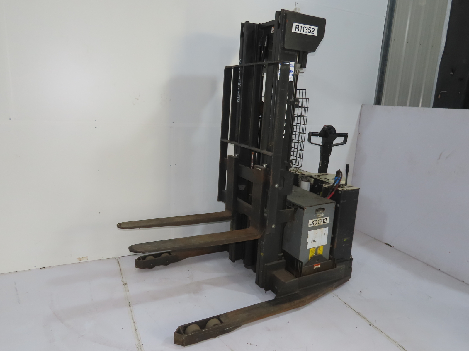 Nissan WSN40TH Electric Straddle Pallet Lift Truck Walk Behind Forklift ...