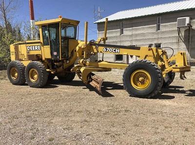 Graders - Deere