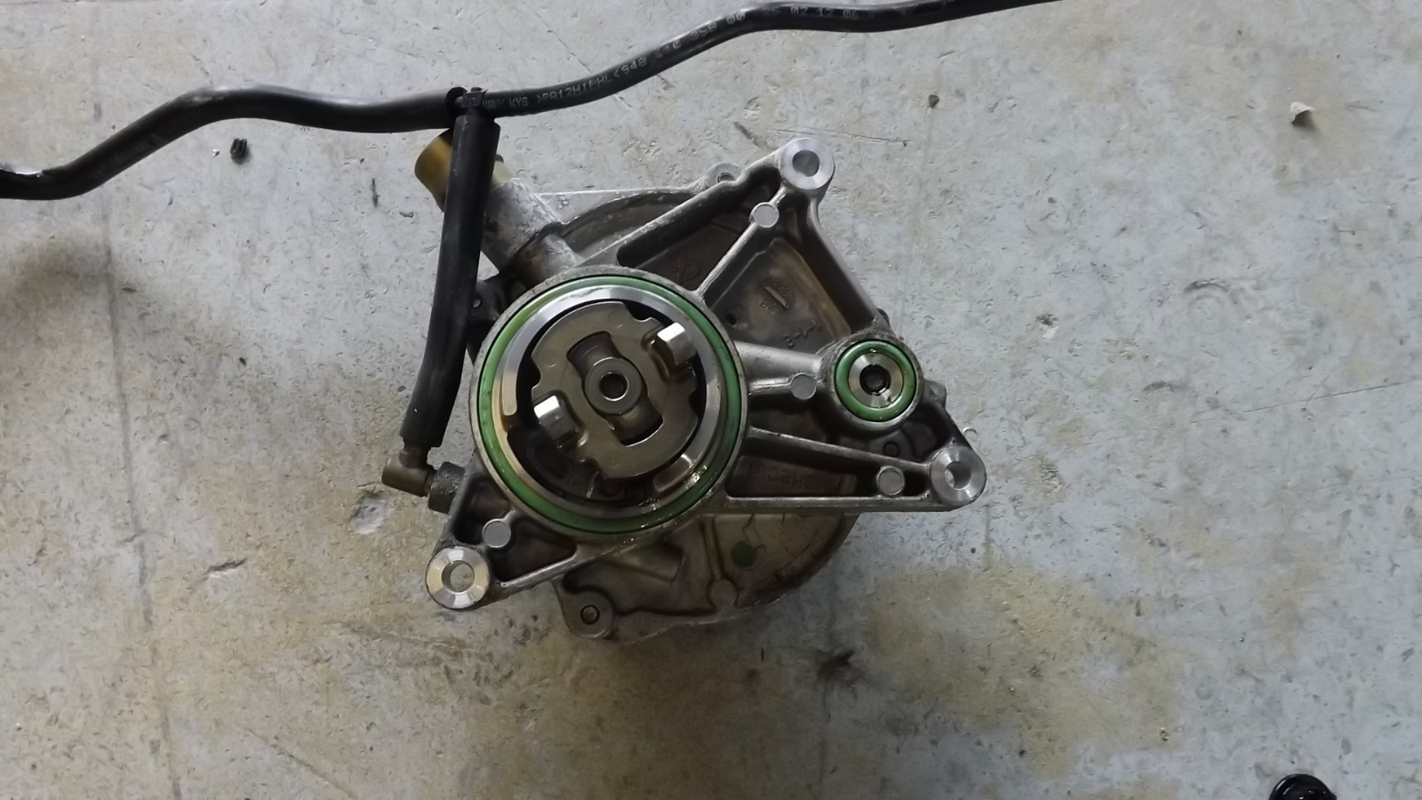 PORSCHE PANAMERA VACUUM PUMP 94811005006 4.8L V8 | eBay