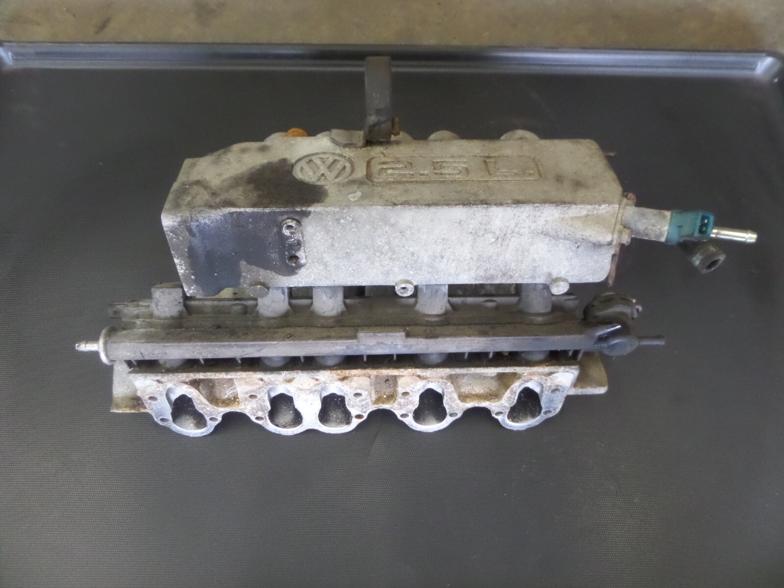 93 94 95 OEM Volkswagen VW EuroVan 2.5 023133223 Intake Manifold T4 R16 ...