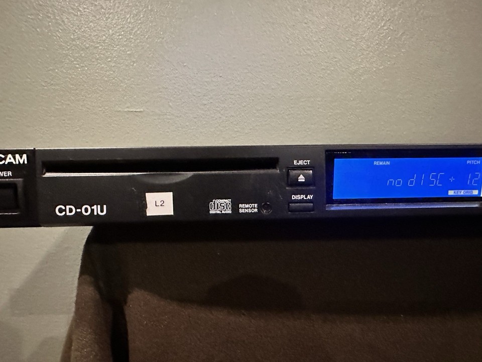 Tascam CD-01U Professional Rackmount CD Player 2-Channel | eBay