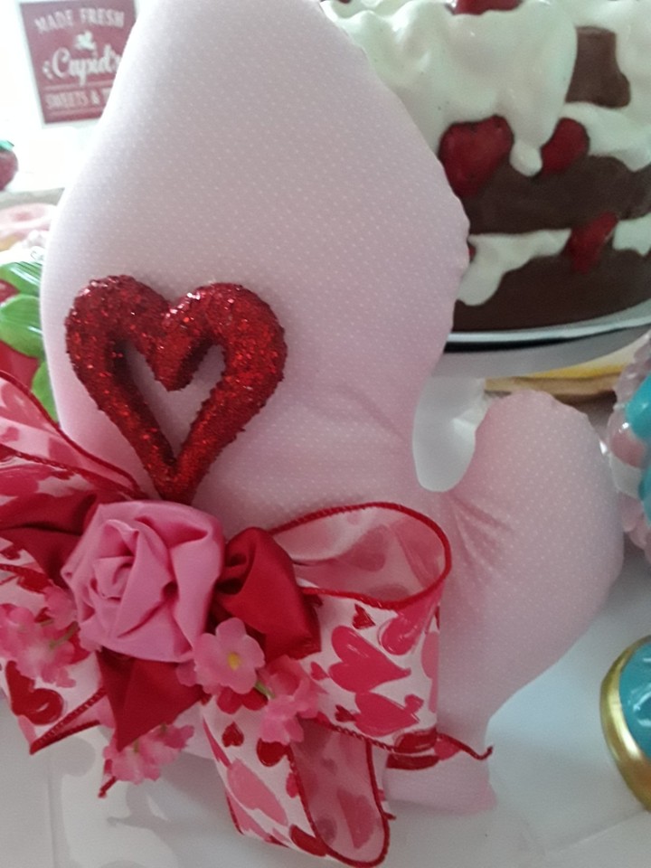VALENTINE ROSES RED HEARTS PINK NEW FABRIC BIG MICHIGAN MAP PILLOW | eBay