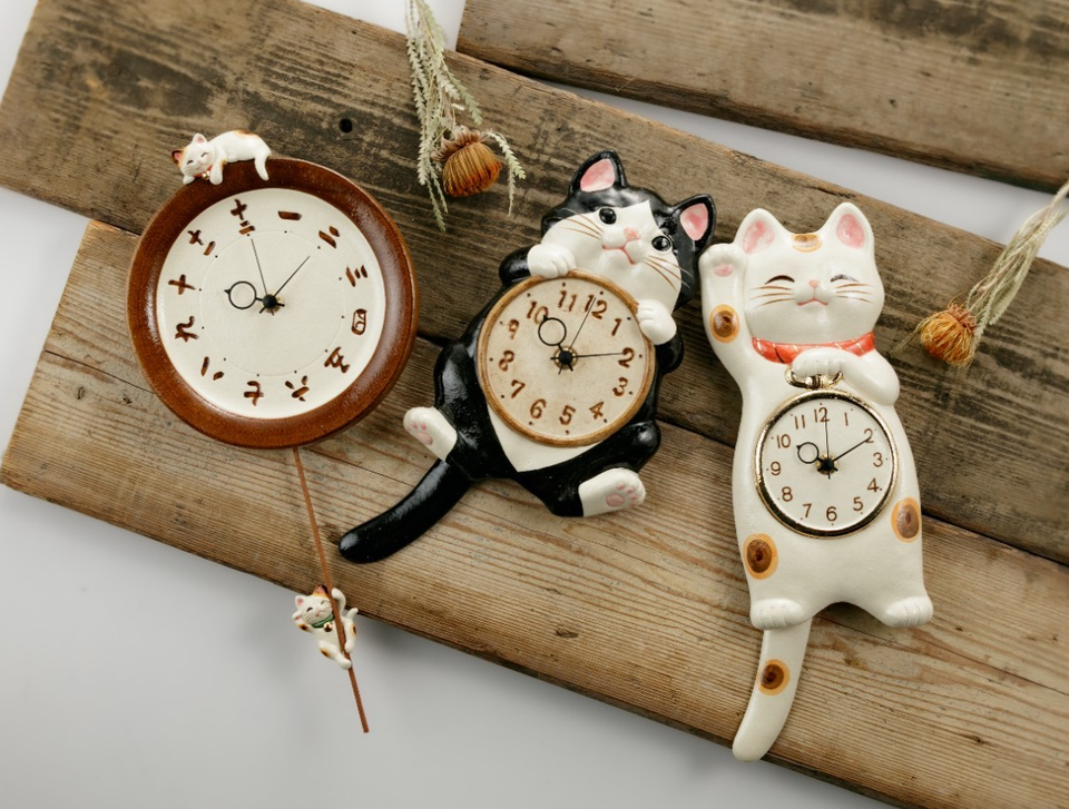 Japanese Black Lucky Cat Manekineko Wall Pendulum Clock Pottery Seto ...