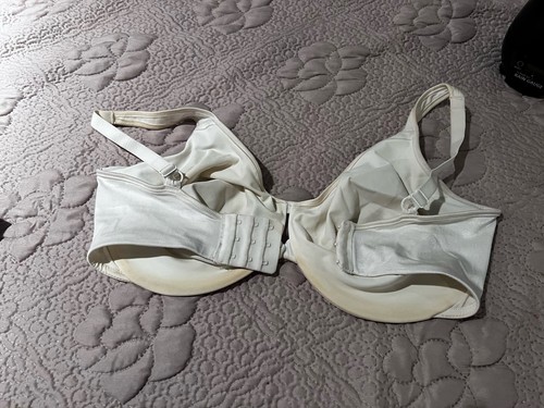 Lilyette Plunge Into Comfort Keyhole Minimizer Bra 0904 Creme Women's ...
