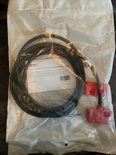 Allen-Bradley Guardmaster 440N-Z21W1PA magnetically coded non-contact ...