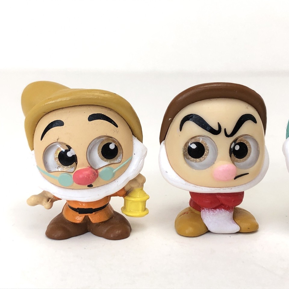 Doorables Snow White & The Seven Dwarfs Lot of 8 Sleepy Bashful Dopey ...