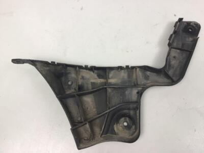 VE Commodore SV6 SS rear bumper mount bracket clip LHS left 92210143 ...